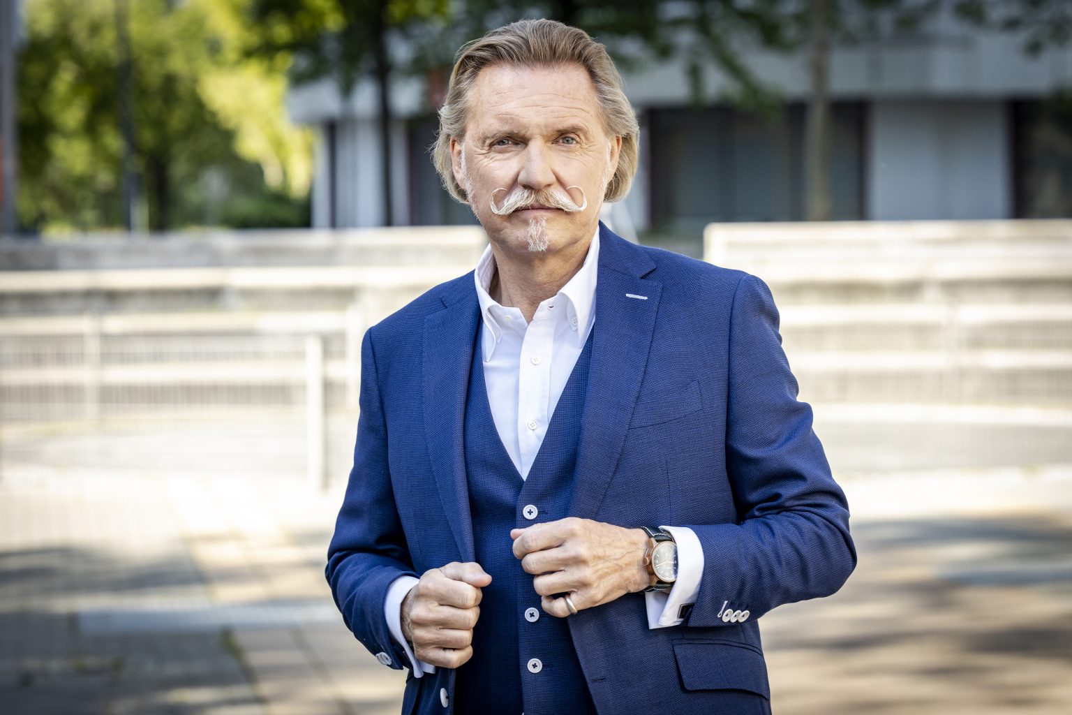 LENßEN ÜBERNIMMT - Neues UFA Serial Drama-Format – UFA