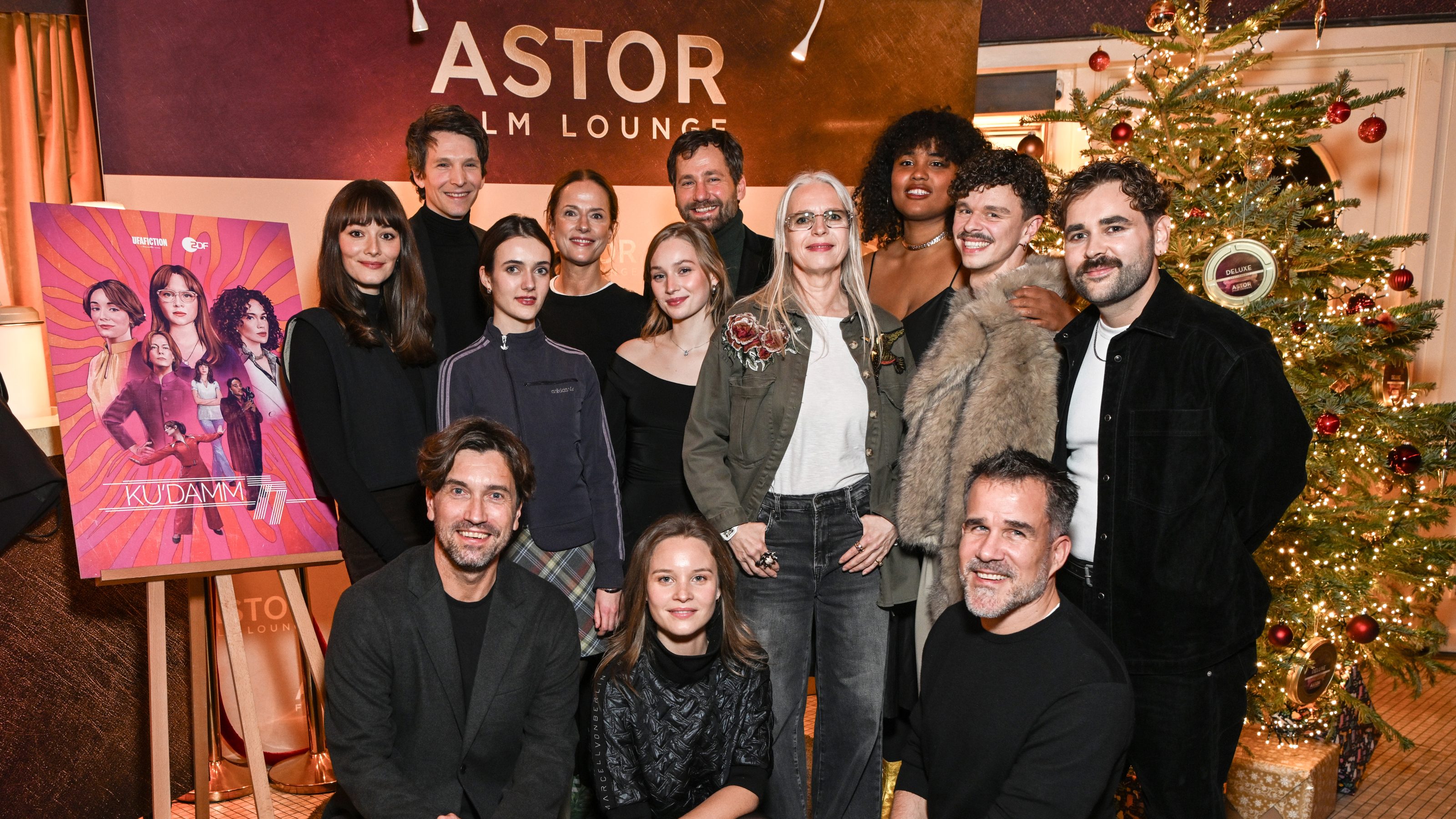 UFA Fiction Serie MISS SOPHIE – SAME PROCEDURE AS EVERY YEAR: Prime Video veröffentlicht ...